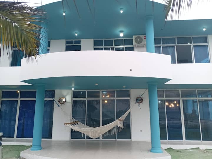 Hermosa Casa Frente Al Mar - Crucita