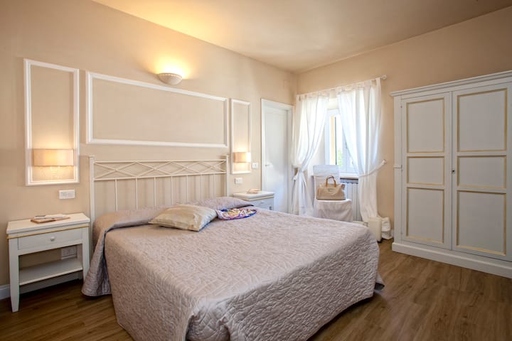 Montalcino Room With Fortress Views - モンタルチーノ