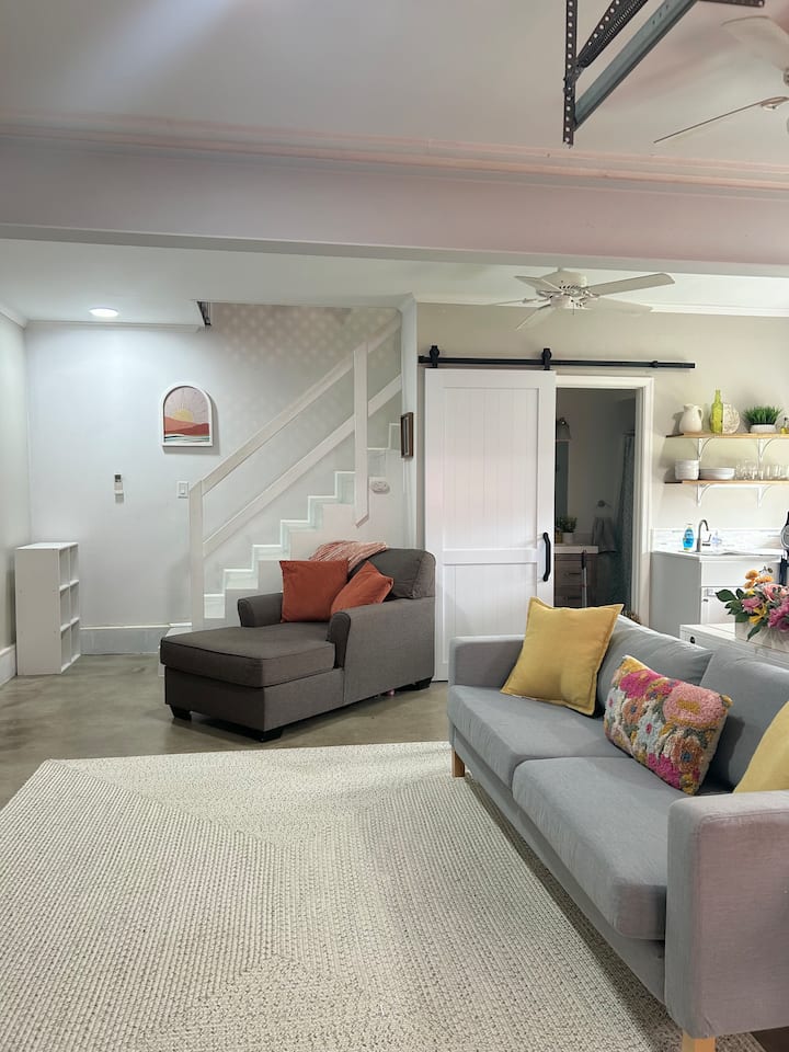 Cozy Private Backyard Apartment - Chesapeake, VA