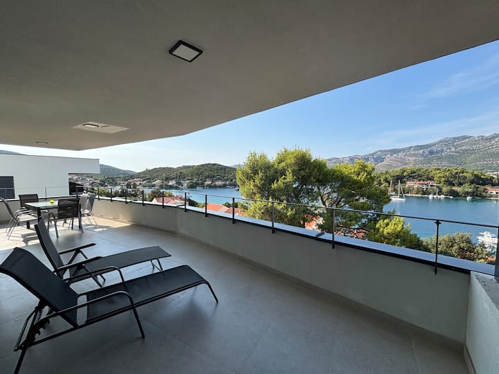 Pine Tree Hill 5 - Korčula