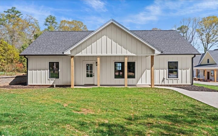 New Modern Home Furman Greenville Travelers Rest - Travelers Rest, SC