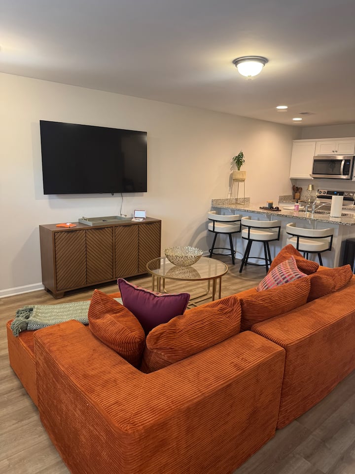 Gameday Getaway! Homecoming Available! - Clemson, SC