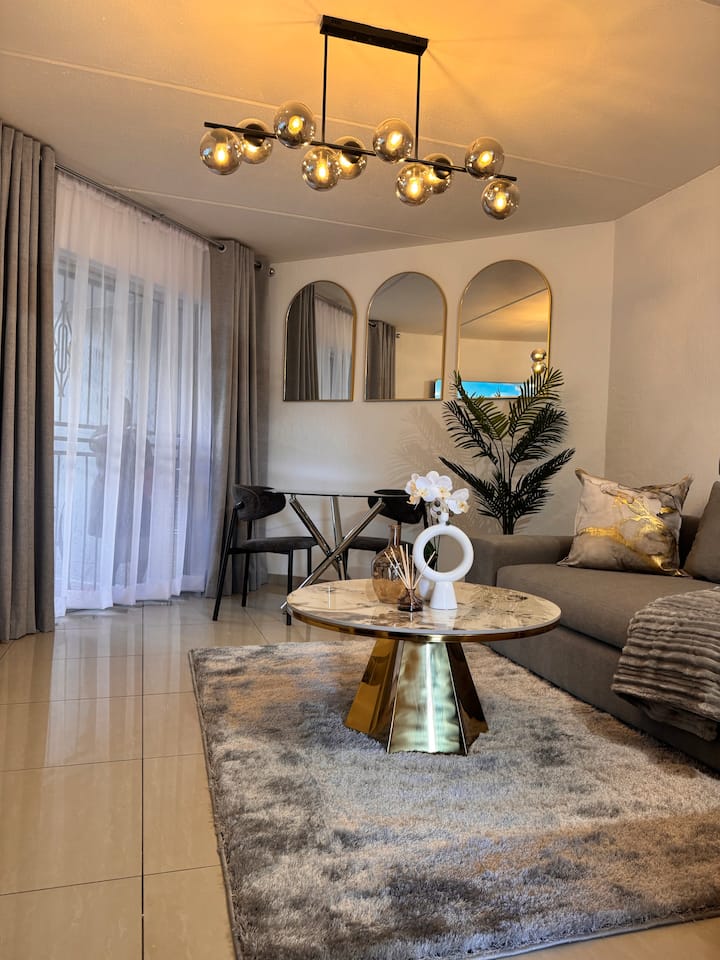 Stylish 1-bed In Bryanston - Randburg