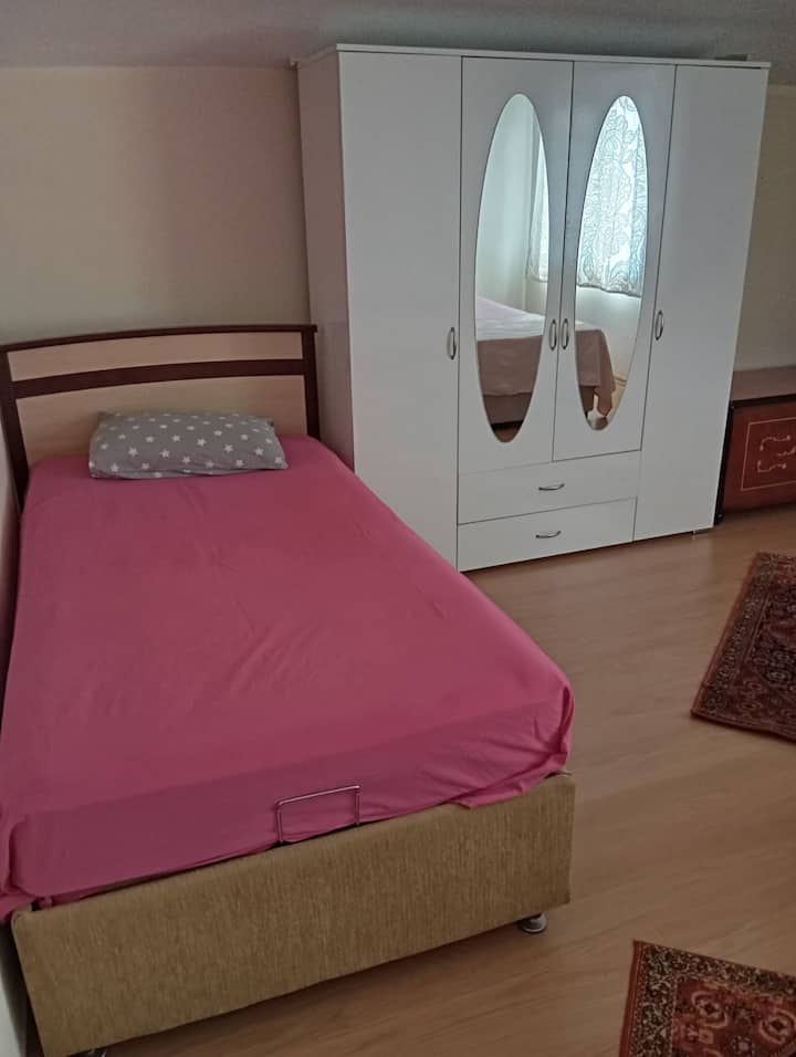 ÖğRetmenler Mah. ÇAtı Katı Daire. - Burhaniye