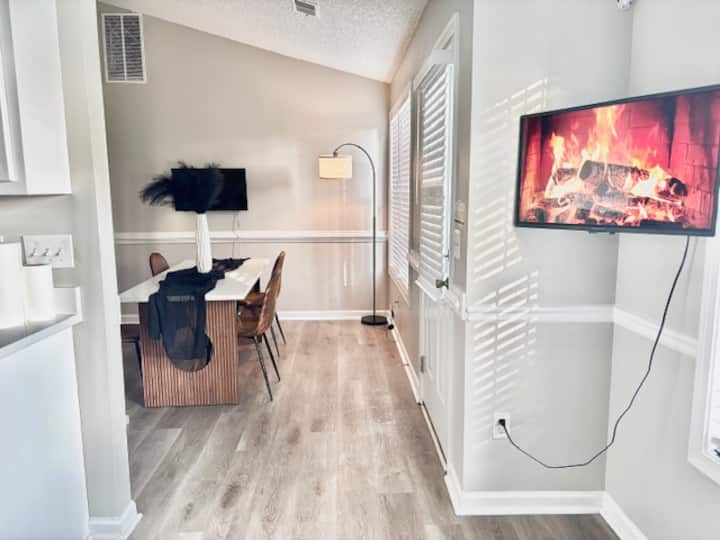 Game House | Hot Tub | Home Gym | Sleeps 12 - Stockbridge, GA