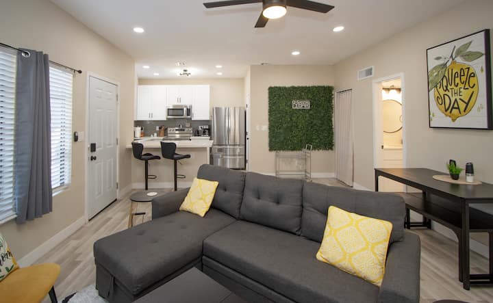 Stylish Lemon 2br/2ba Townhouse • Airport Close - Tempe, AZ