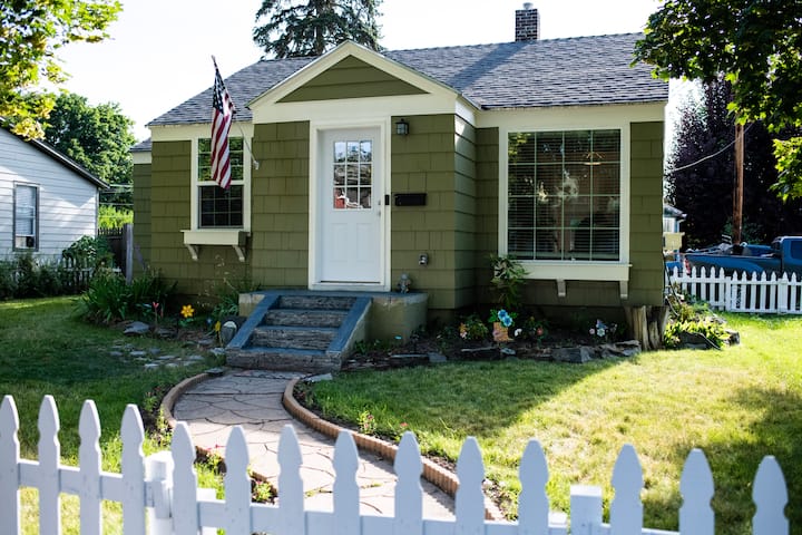 Eastside Suite-cozy 3 Bedroom Home Next 2 Downtown - Kalispell, MT