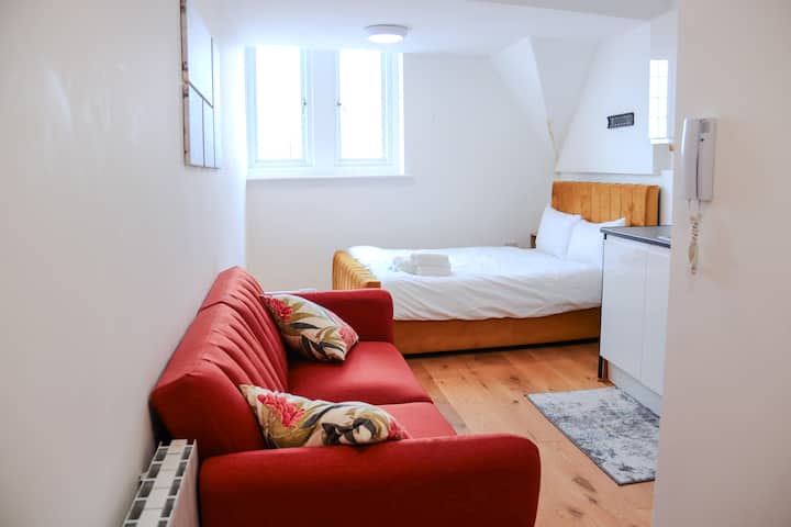 Bright Studio With Kitchen In Golders Green - Camden, AR