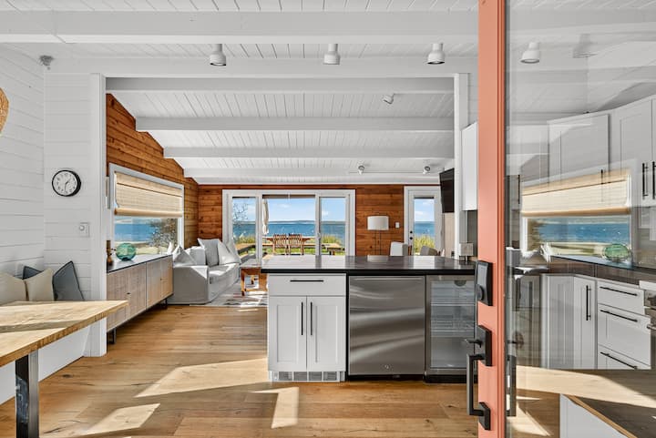 Whidbey Beachfront Cabin | Sunsets On Mutiny Bay - Freeland, WA