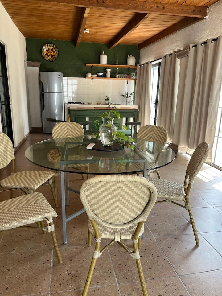 Residencia Con Alberca + 4 Cuartos + 4 Baños - Monterrey
