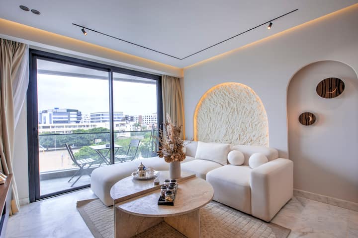 Premium Apartment With Parking – Heart Of The City - Casablanca