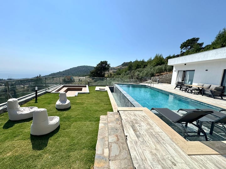 Deniz Manzaralı Villa - Faralya
