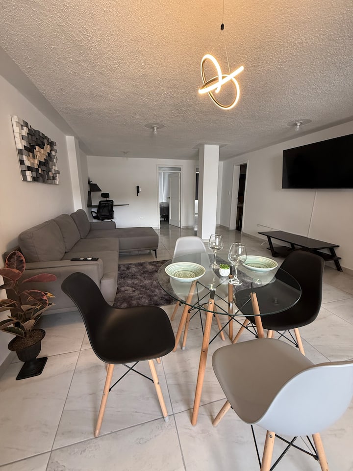 Modern Design Apt 2h Equipado - Quito