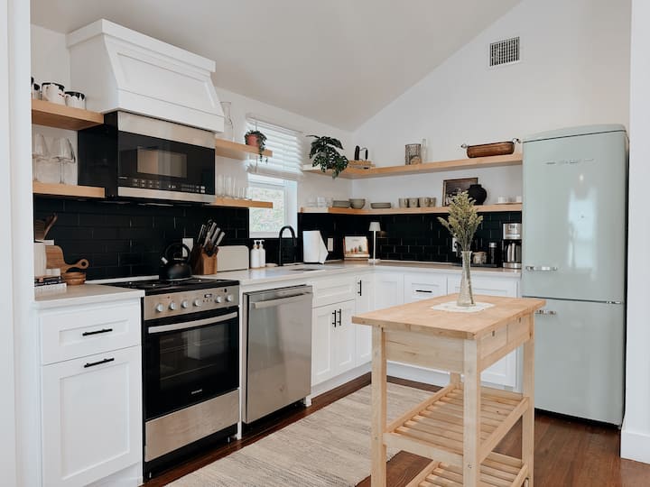 Quiet Garage Apartment Near Ut - Austin, TX