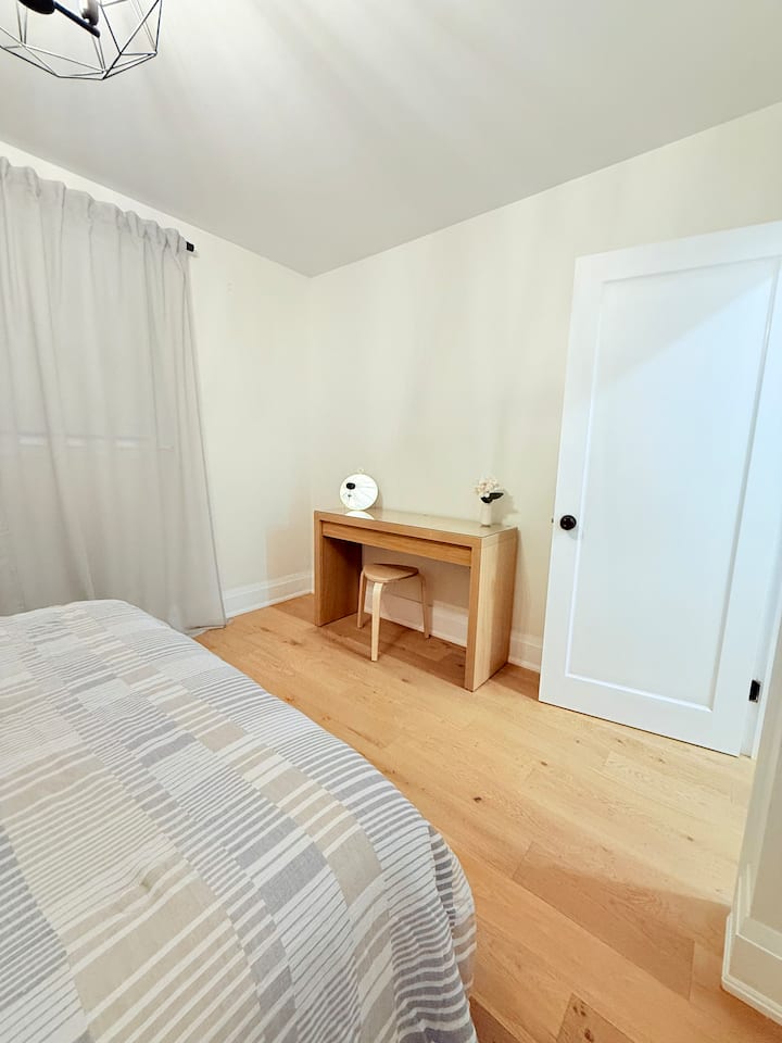 Beautiful Unit Near The Airport - Toronto, ON