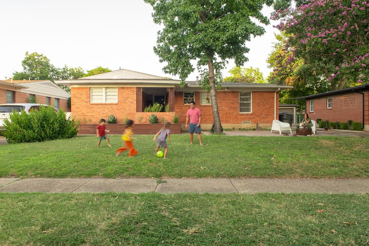 Arboretum Retreat | Peaceful, Playful & Spacious - Mesquite, TX