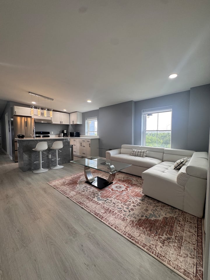 New Luxe 2br•
Balcony• Near Otr Tql Stadium - Ludlow, KY
