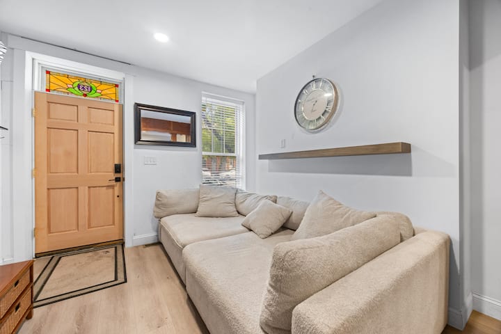 Huge Row Home - 10 Min Walk To Orioles/ravens Game - Maryland