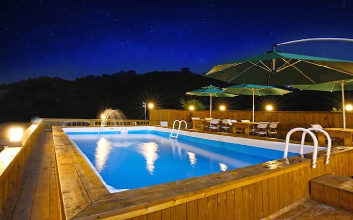 데스티노 패밀리 - Gyeongju-si