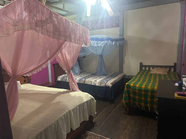 Casa Cerca Frontera. Ecuador Y Perú. - Zarumilla