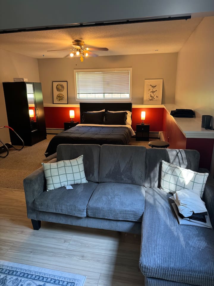 Cozy Quiet Studio - Hop Brook Lake