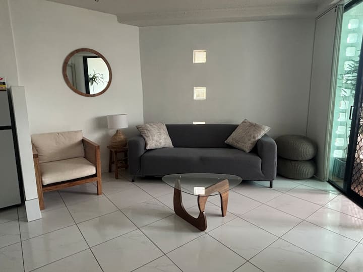 Beachside 1 Bed Unit At The Beach Club Mooloolaba - Sunshine Coast Queensland, Australia