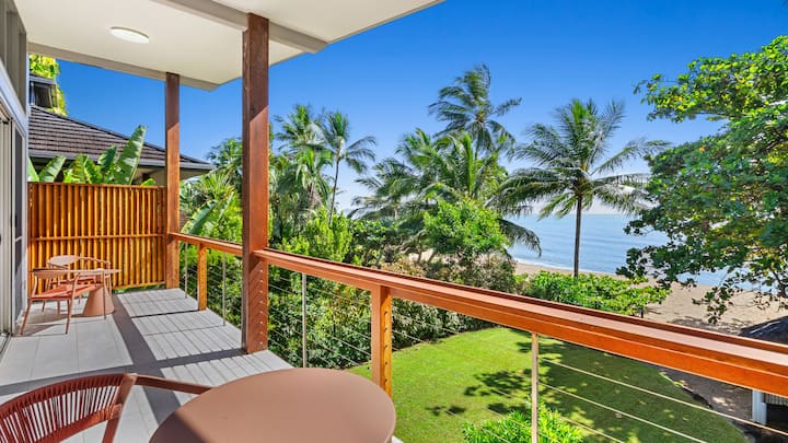 Sandveil Beach House | Pool & Beach Access - Trinity Beach