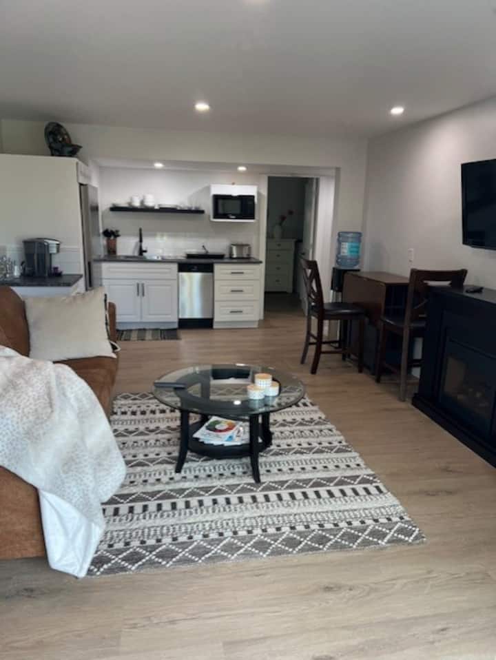 Luxe Rail Trail Inn - Lake Country