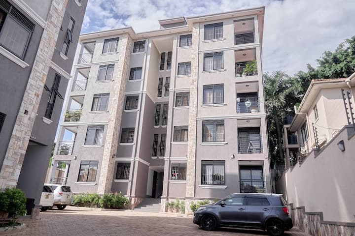 Cozy Apt |Washer, Wi-fi, Parking - Kampala