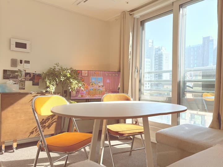 서울 모던 하이라이즈 뷰 • 10층 • 명동 홍대 강남 20분 • 무료 주차 • 엘리베이터 - Seul