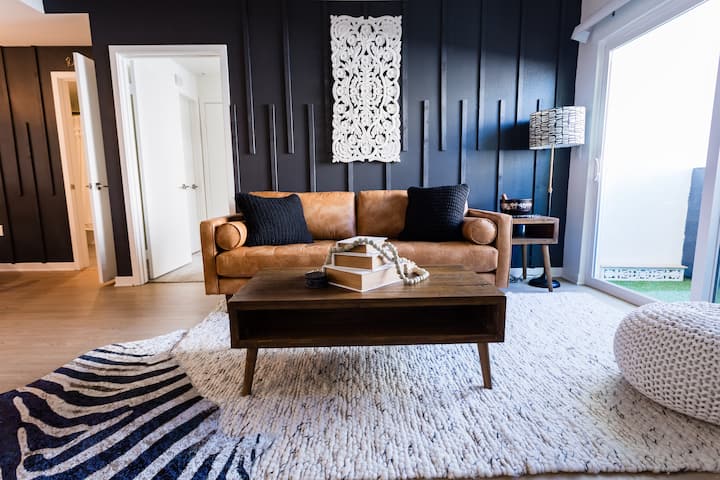 Hollywood  2-bdr Lux Apt - Beverly Hills, CA