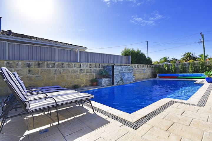 Hillary's Coastal Retreat - Joondalup