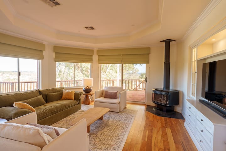 Hilltop Haven In Jane Brook - John Forrest National Park