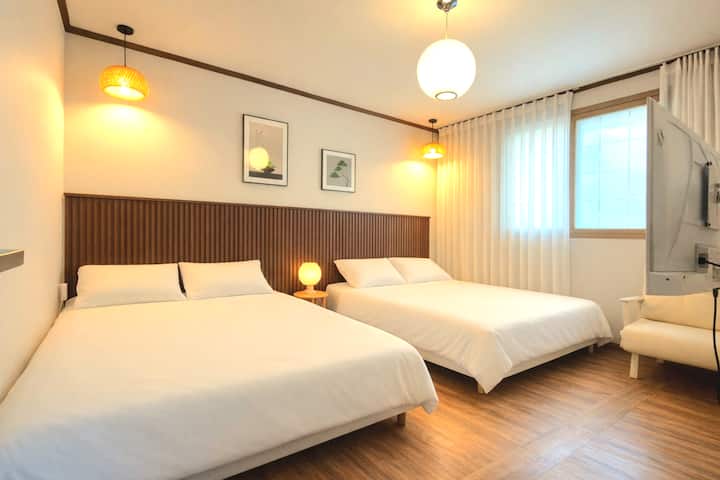 삼성라이온즈파크/반월당역 도보3분/무료주차/쇼핑관광맛집/동성로/계산성당/이월드/수성못/ - Daegu