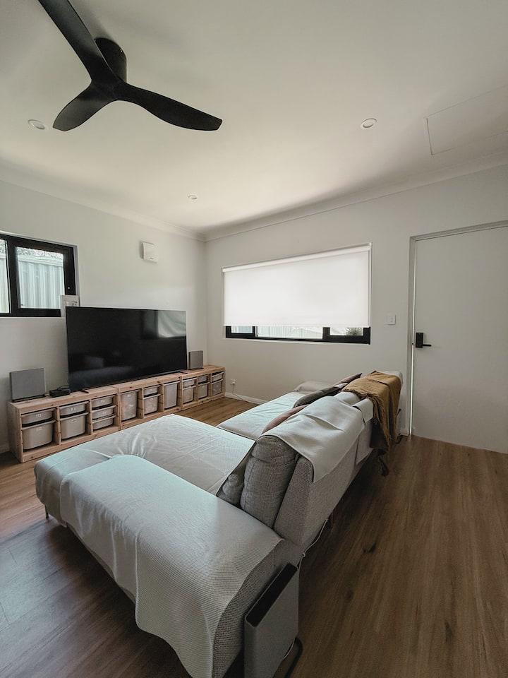 Spacious 3-bedroom Guest House - 