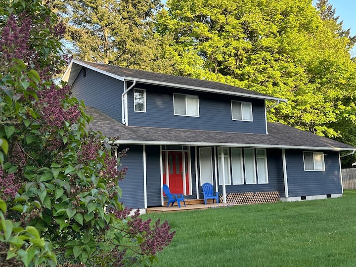Bright Comfy Close To Lily Point - Tsawwassen