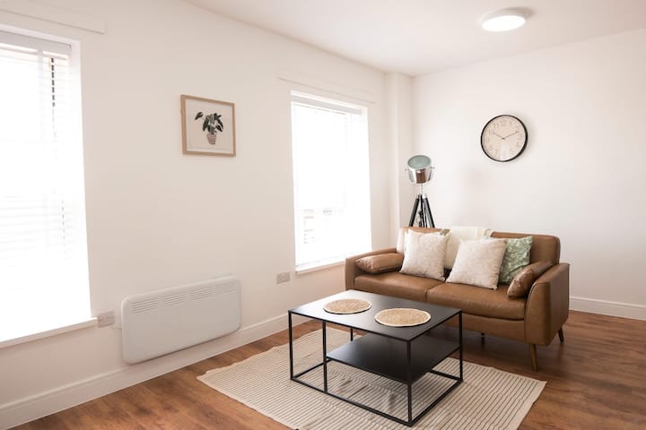 Stylish 1-bed Apartment In Penarth Town : Flat 2 - Cardiff