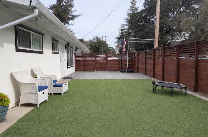 Home In East Palo Alto Near Menlo Park - Atherton, CA