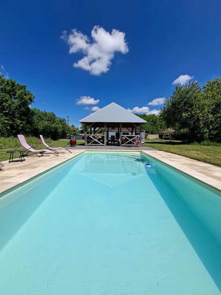 Chez La Mère Michèle
Maison-charme-piscine Privée - France