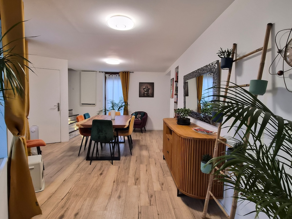 Atypical house. - Houses for Rent in La Baconnière, Pays de la Loire ...