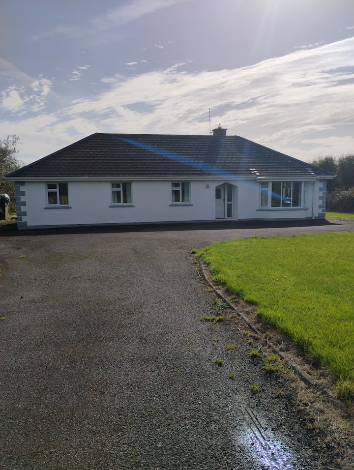Beach & Golf 7 Min Walk Away. - Rosslare