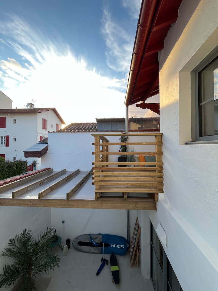 Maison Avec Terrasse Ensoleillée – Tout à Pied - Ciboure