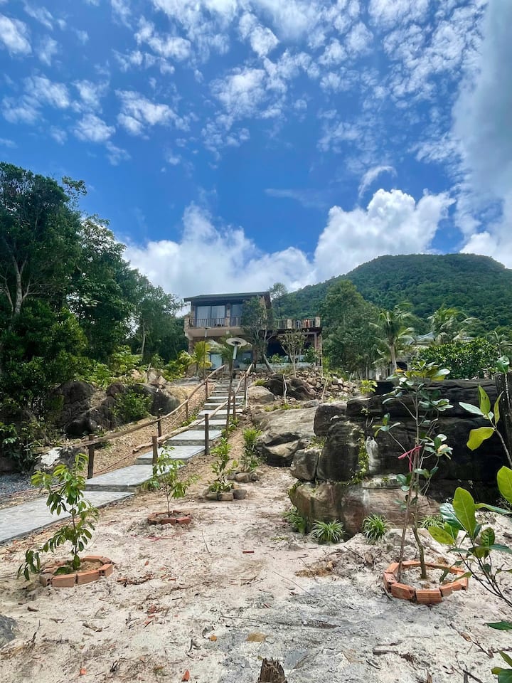 Your Home - Sun By The Sea At The East Quite Side - Vietnam