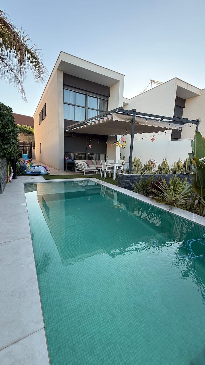 Chalet Con Piscina Climatizada 30° - Paterna