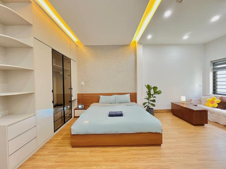 201 | Lonahome - Airy & Quiet Room, Big Windows - Da Nang