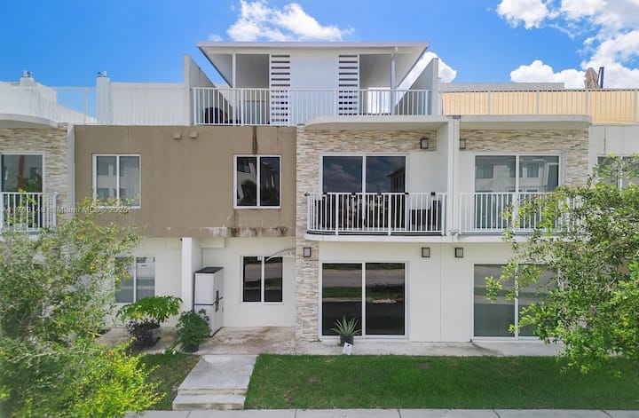 Villa Mbp - Homestead, FL
