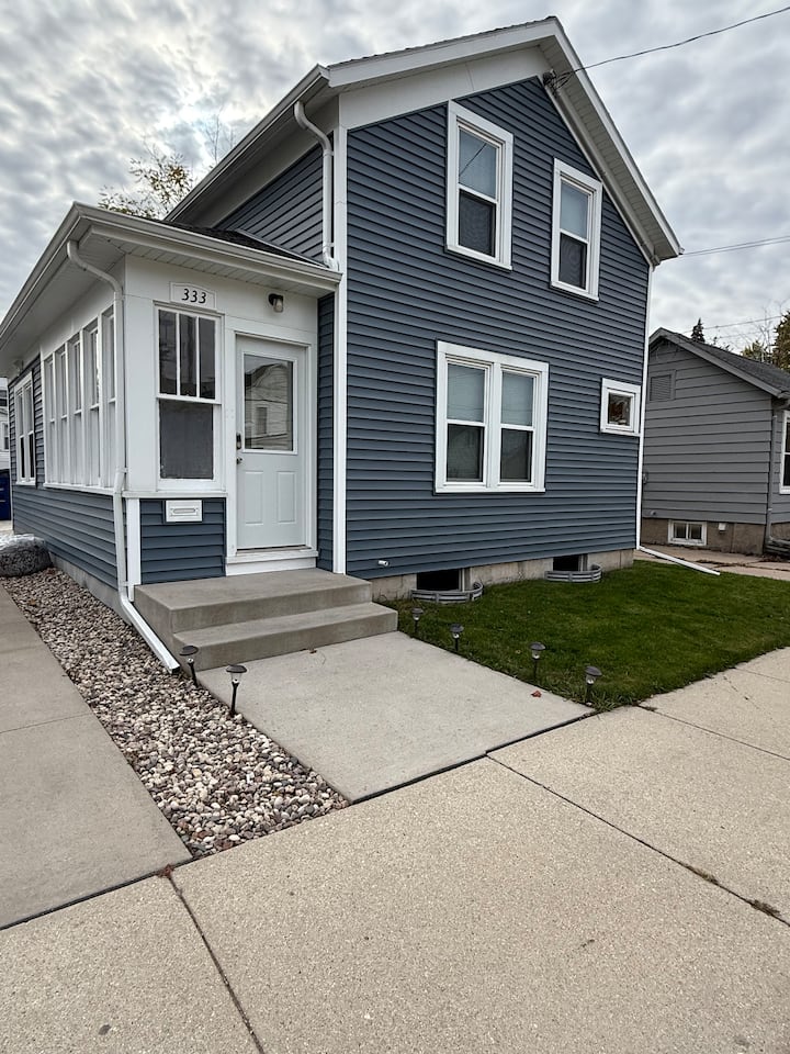 Villa Montserrat - Oshkosh, WI