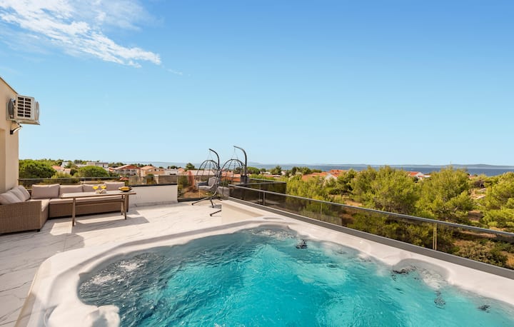 Gorgeous Apartment In Vir With House Sea View - Vir