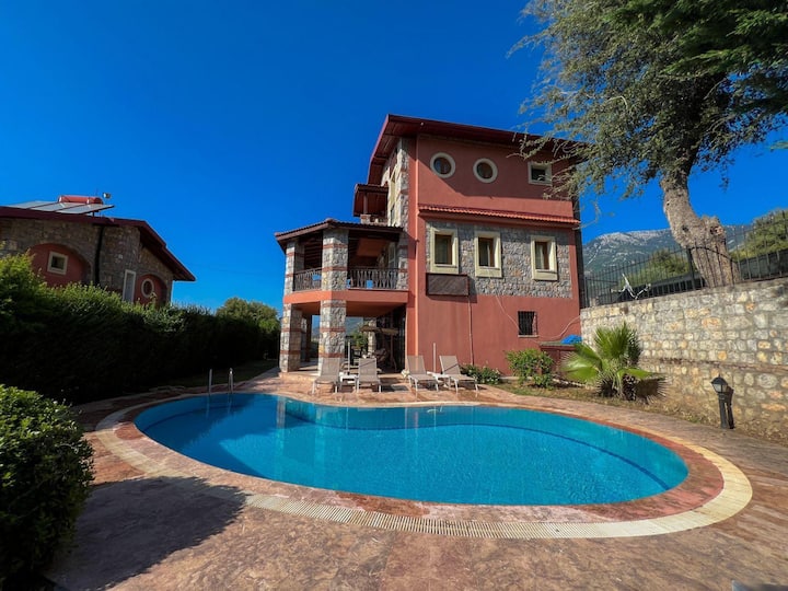 Anka Taş Villa | ÖLüdeniz’e 3 Dakika • Havuzlu 4+1 - Hisarönü
