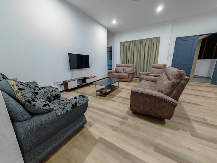 997 Bliss Home 
- Spacious Home - Bintulu